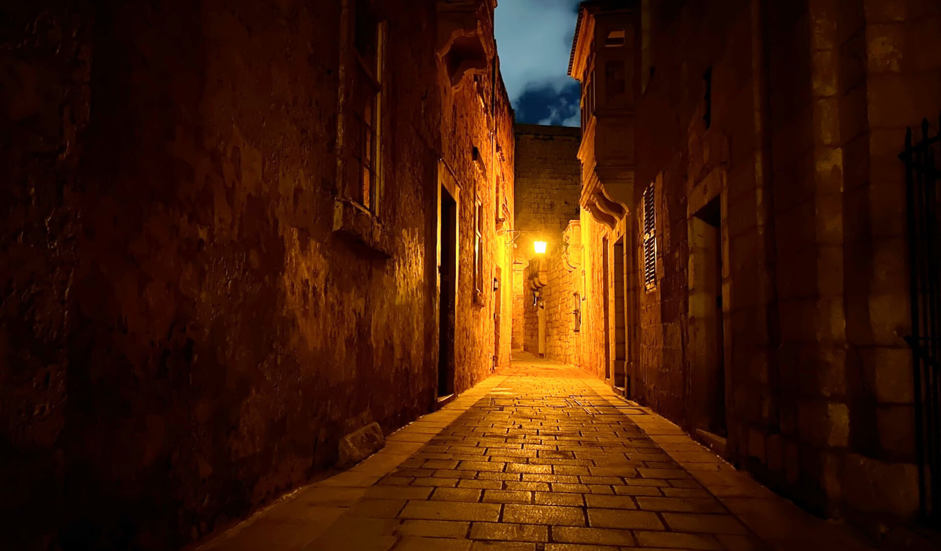 Dark Malta Tours | Ghost and Dark History Walks in Malta